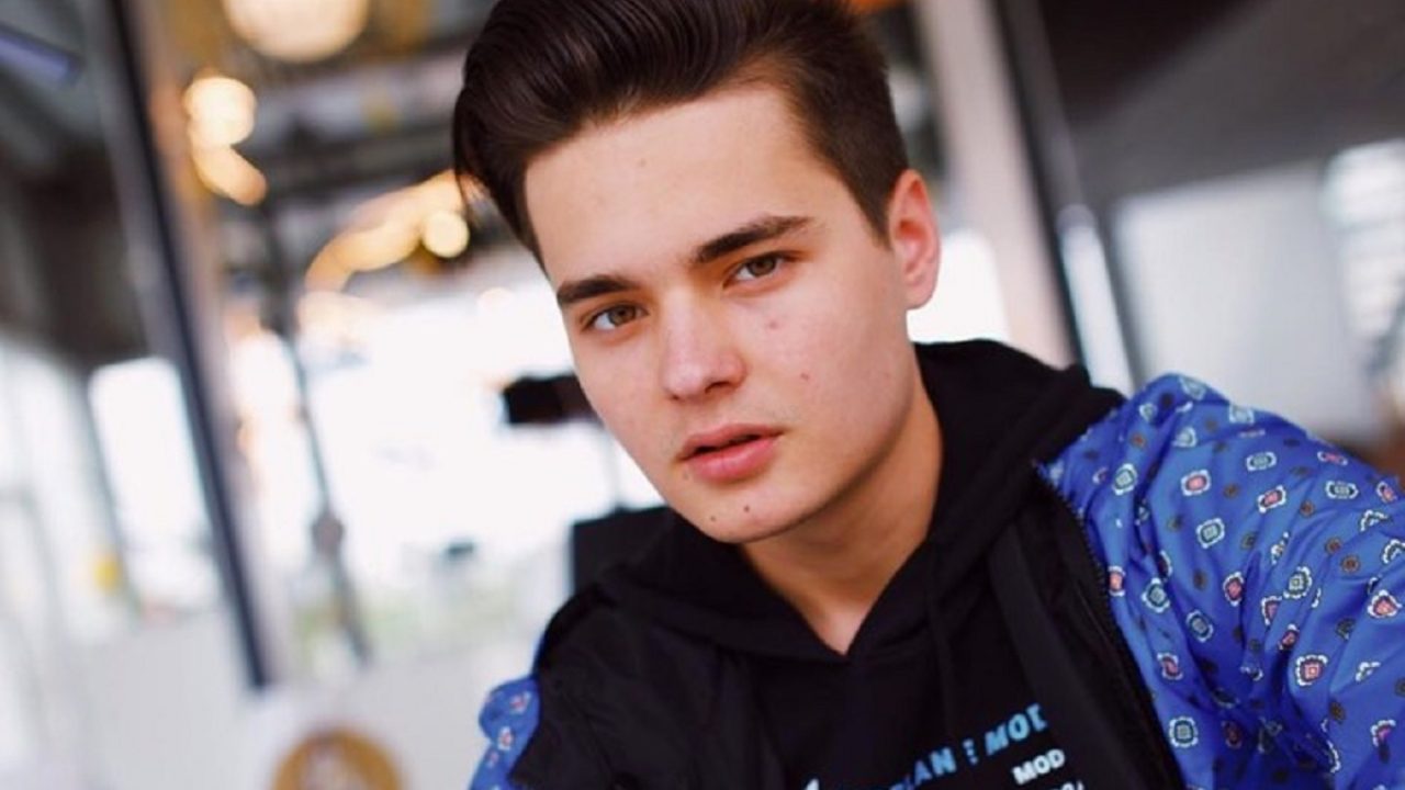 Stiri Directe - Selly: CV, Biografie, Afaceri, Familie, Inălțime ...