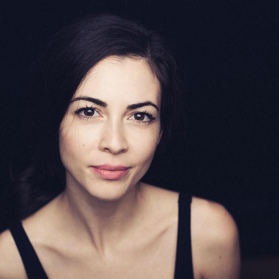 Stiri Directe - Laura Ștefănuț: CV, salariu, vârstă, înălțime, greutate ...