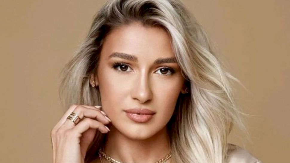 Stiri Directe - Alina Eremia CV, Varsta, Biografie, Surse de Venit ...