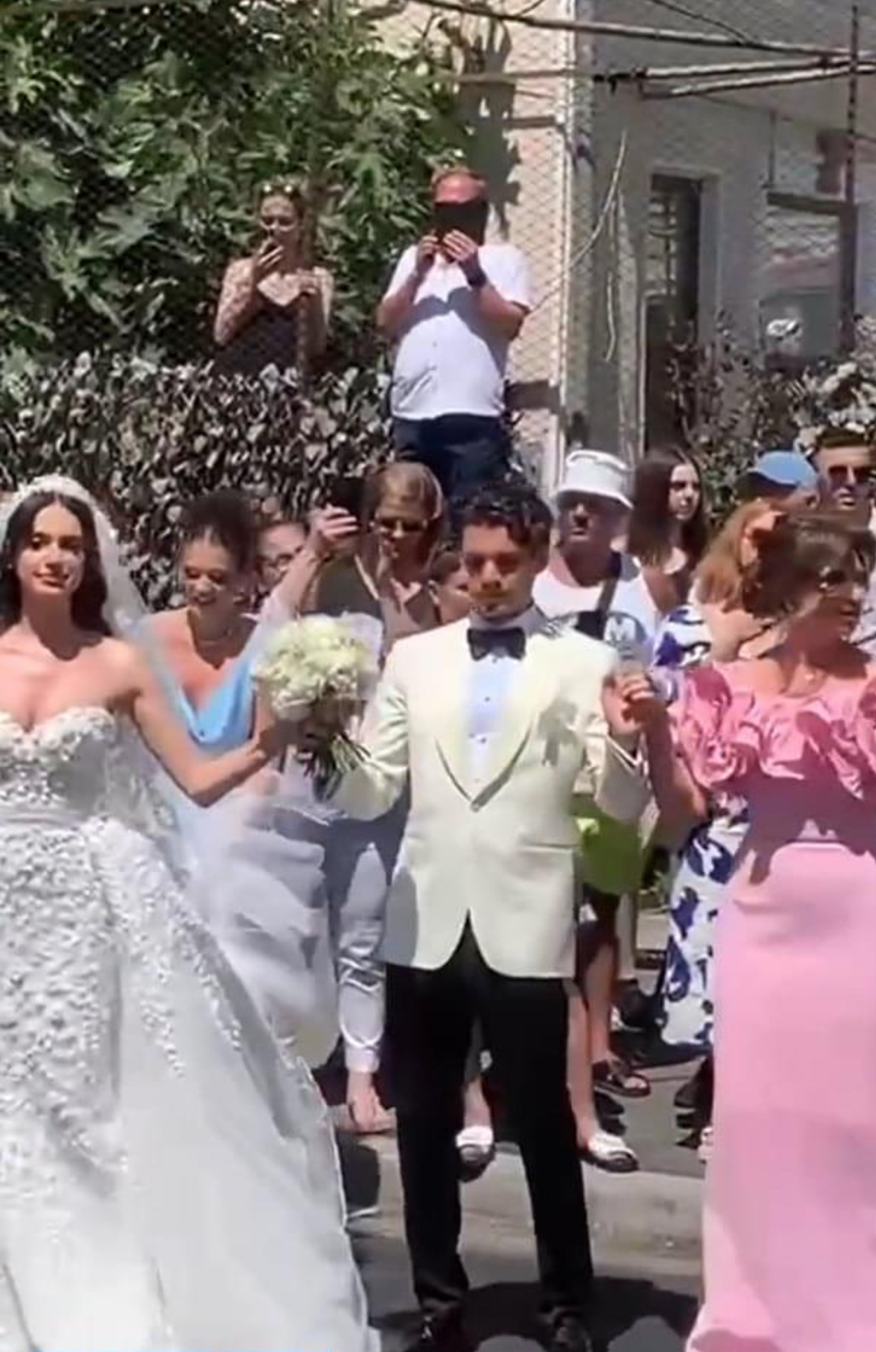 Stiri Directe - Primele imagini de la nunta lui Ianis Hagi! Cum arată ...