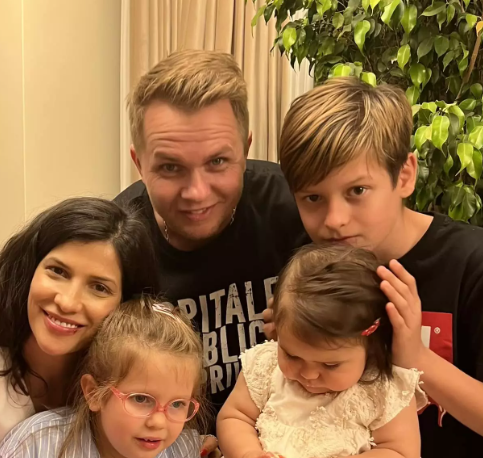 Stiri Directe - Ana Pandeli, soția lui Codin Maticiuc, este dedicată în ...