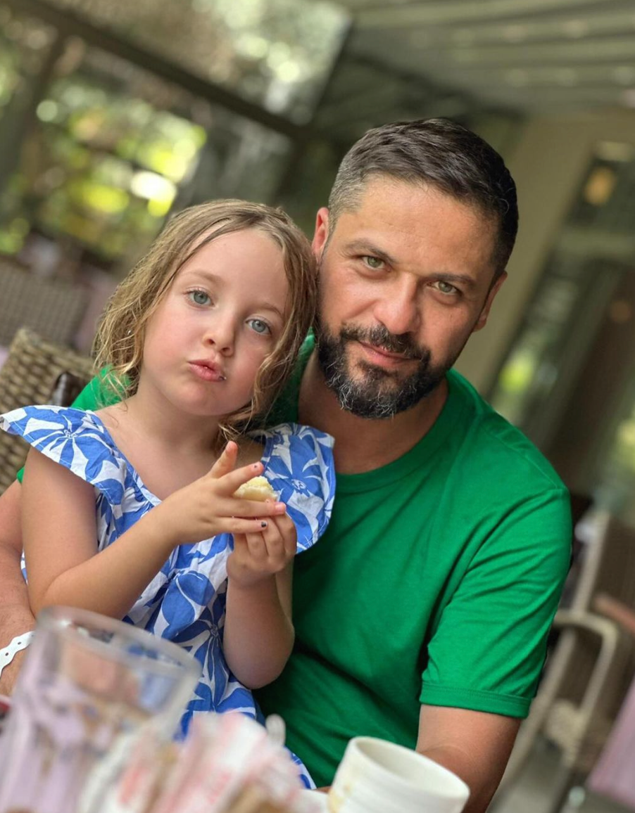 Stiri Directe - Augustin Viziru, despre relația cu fiica lui de 4 ani ...