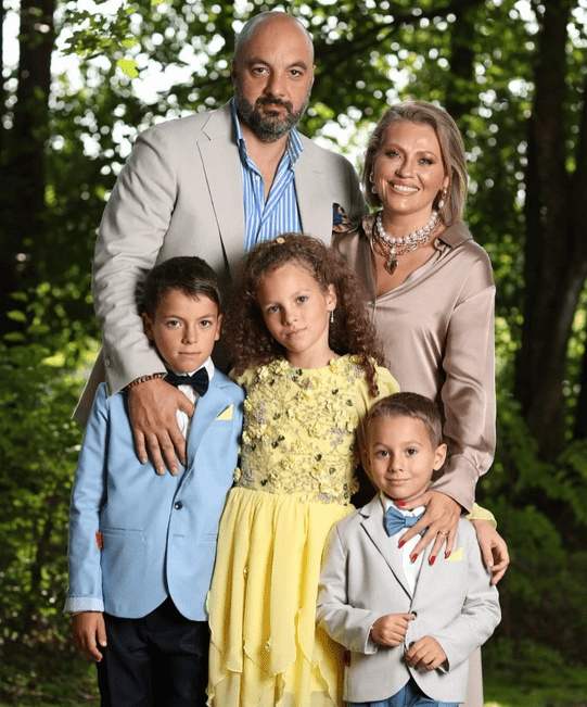 Stiri Directe - Mirela Vaida a avut o relație cu un cântăreț înainte de ...